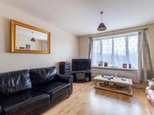 2 Bedrooms Flat for sale in Keating Close, Rochester, Kent, England ME1