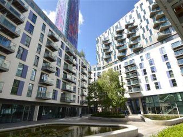 2 Bedrooms Flat for sale in Keats Apartments, 6 Saffron Central Square, Croydon CR0