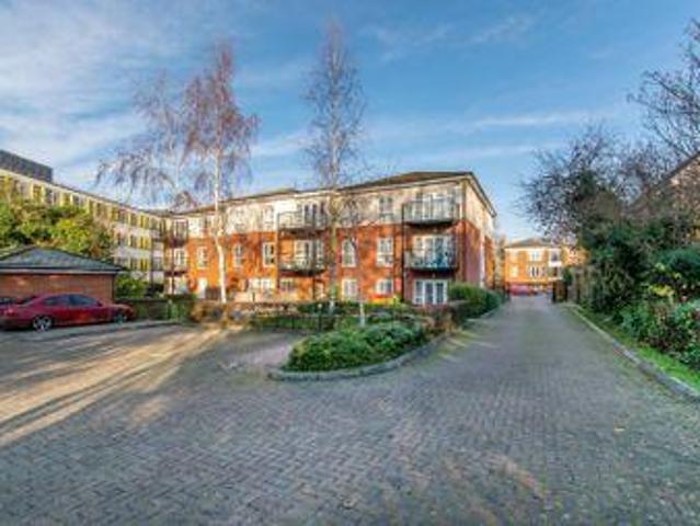 2 Bedrooms Flat for sale in Kendra Hall Road, Croydon CR2