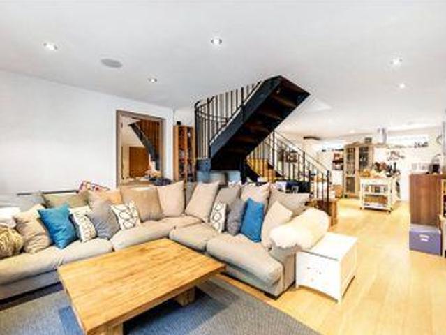 2 Bedrooms Flat for sale in Kennington Road, London SE11