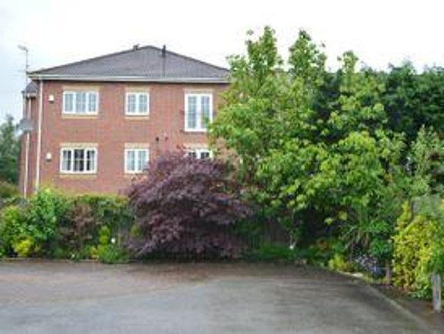 2 Bedrooms Flat for sale in Kensington Way, Leeds, West Yorkshire LS10
