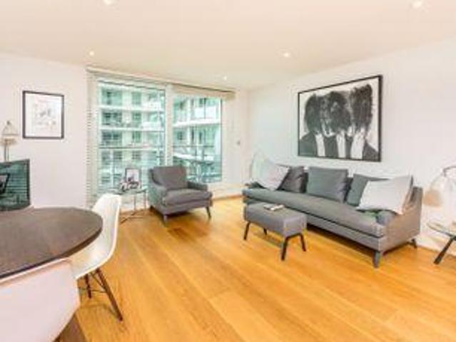 2 Bedrooms Flat for sale in Kestrel House, St George Wharf, Vauxhall, London SW8