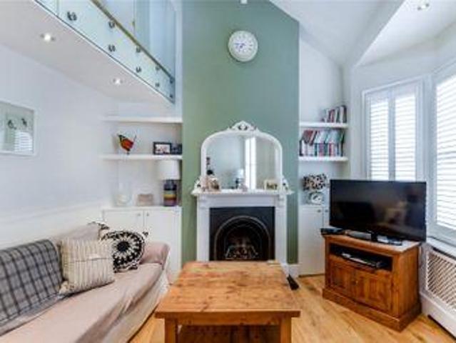2 Bedrooms Flat for sale in Kilkie Street, Fulham SW6