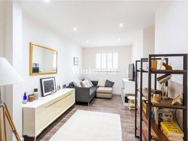 2 Bedrooms Flat for sale in Kimberley Gardens, London N4