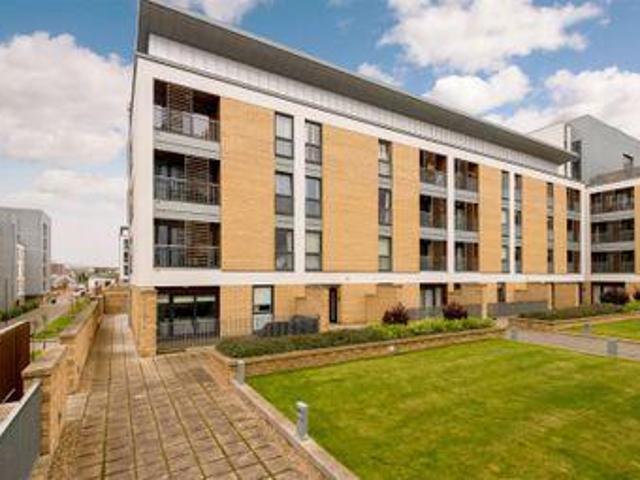 2 Bedrooms Flat for sale in Kimmerghame Terrace, Fettes, Edinburgh EH4
