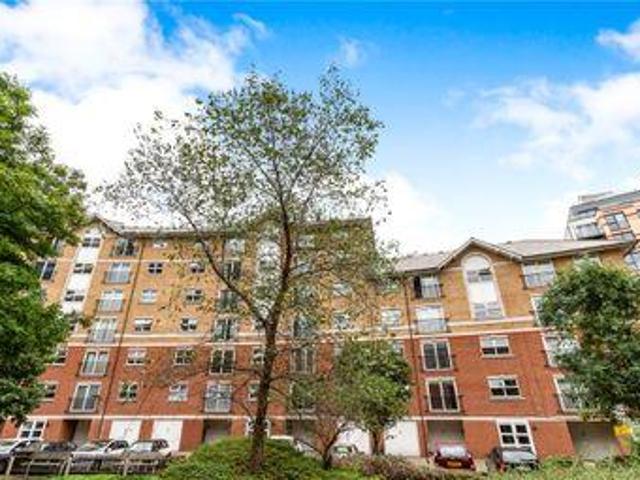 2 Bedrooms Flat for sale in King Charles Court, Croydon CR0