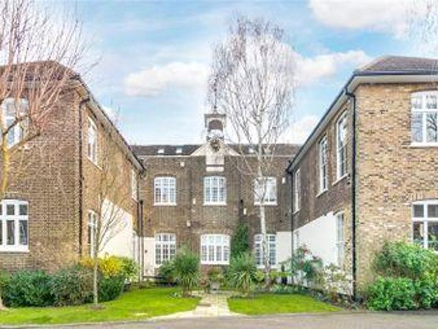 2 Bedrooms Flat for sale in King George Square, Richmond TW10