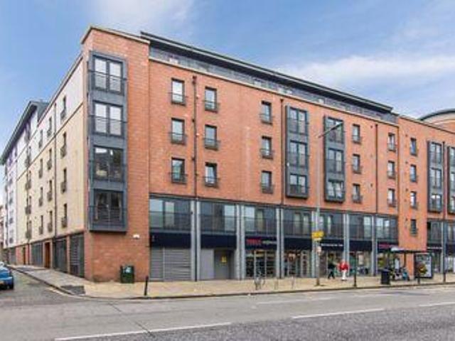 2 Bedrooms Flat for sale in King Street, Leith, Edinburgh EH6