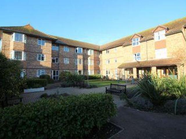 2 Bedrooms Flat for sale in Kings Hall, Worthing BN11