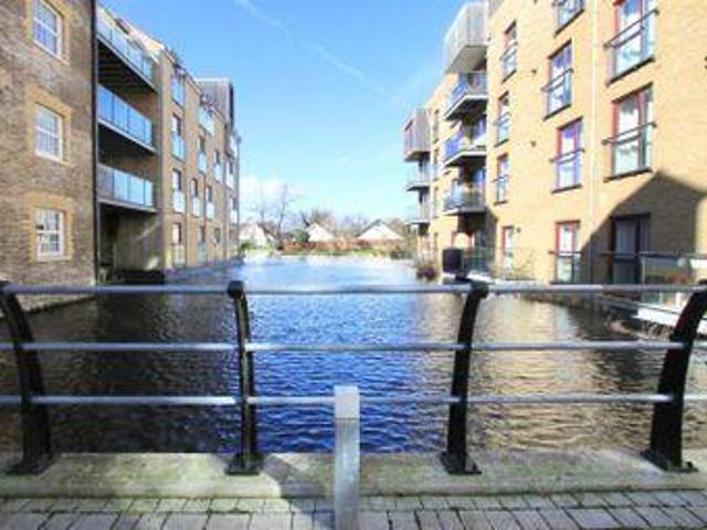 2 Bedrooms Flat for sale in Kings Mill Way, Denham UB9