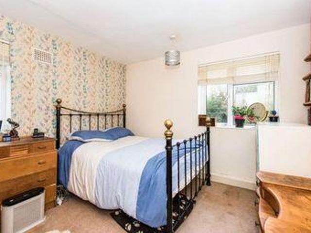 2 Bedrooms Flat for sale in Kingsnympton Park, Kingston Upon Thames, Surrey KT2