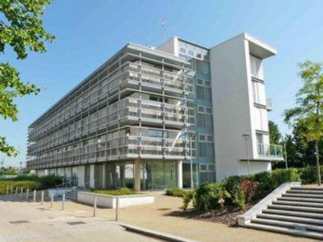2 Bedrooms Flat for sale in Kinnear Apartments, New River Village, Hornsey N8