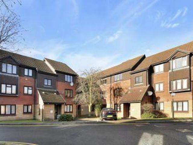 2 Bedrooms Flat for sale in Kipling Drive, Colliers Wood, London SW19