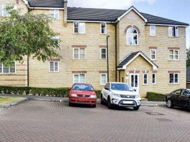 2 Bedrooms Flat for sale in Kirkland Drive, Enfield EN2