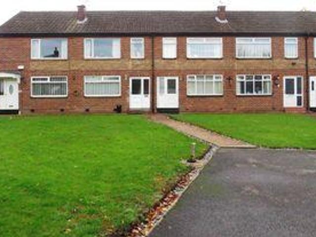 2 Bedrooms Flat for sale in Howard Court, Leeds LS15