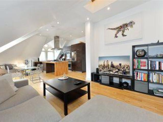 2 Bedrooms Flat for sale in Howard Court, 1A Coleherne Road, Chelsea SW10