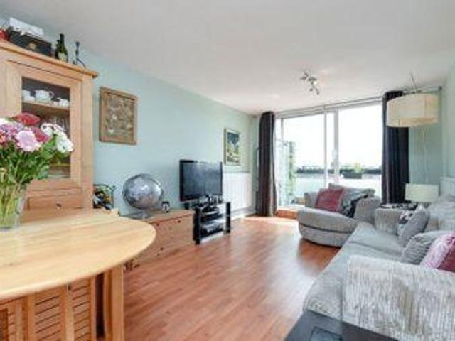 2 Bedrooms Flat for sale in Howard Road, Surbiton KT5