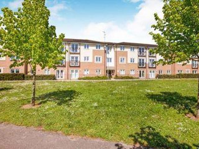 2 Bedrooms Flat for sale in Hobart Close, Chelmsford CM1