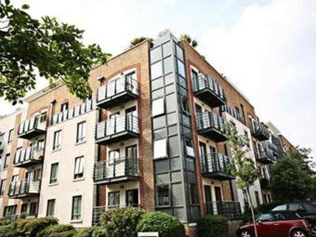 2 Bedrooms Flat for sale in Holford Way, London SW15