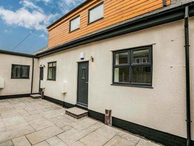 2 Bedrooms Flat for sale in Holly Bank, Church Street, Frodsham WA6