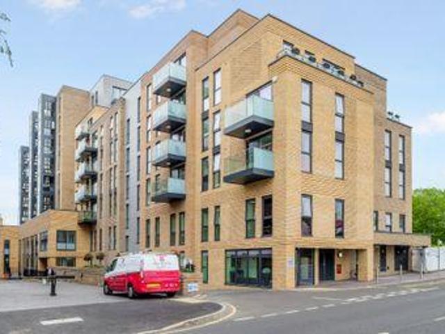 2 Bedrooms Flat for sale in Homefield Rise, Orpington BR6
