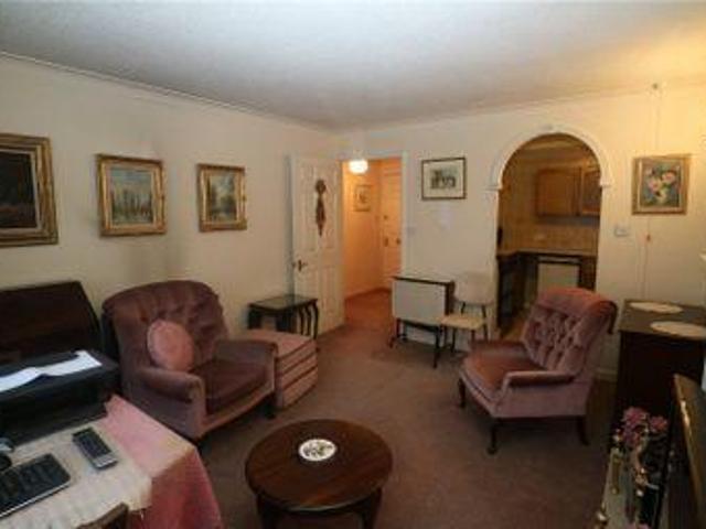 2 Bedrooms Flat for sale in Homefirs House, Wembley Park Drive, Wembley HA9