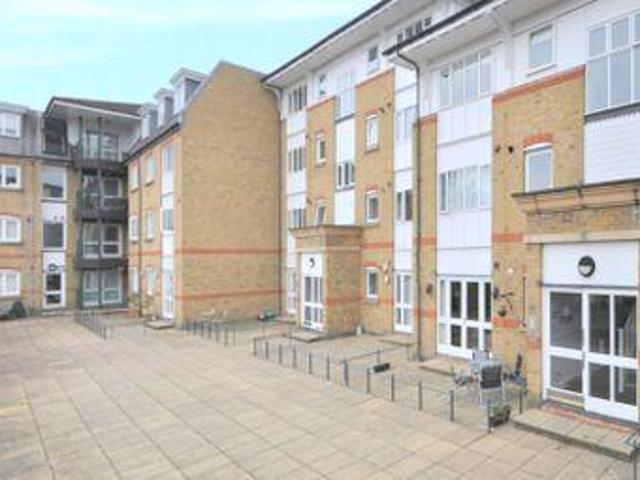 2 Bedrooms Flat for sale in Homesdale Road, Bromley BR2