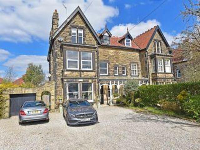 2 Bedrooms Flat for sale in Hookstone Chase, Harrogate HG2