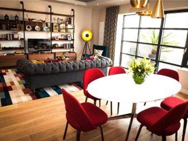 2 Bedrooms Flat for sale in Hope Street, London City Island, London E14