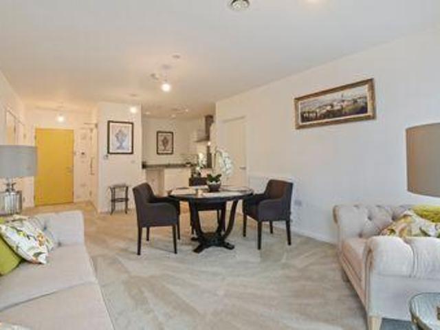 2 Bedrooms Flat for sale in Horizon Building, Ilford IG1