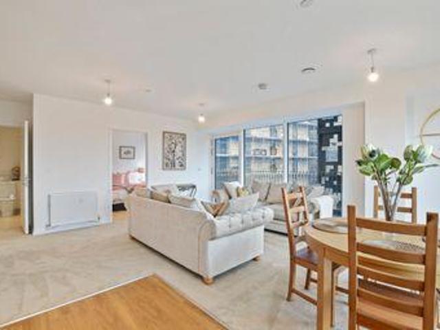 2 Bedrooms Flat for sale in Horizon, Ilford IG1