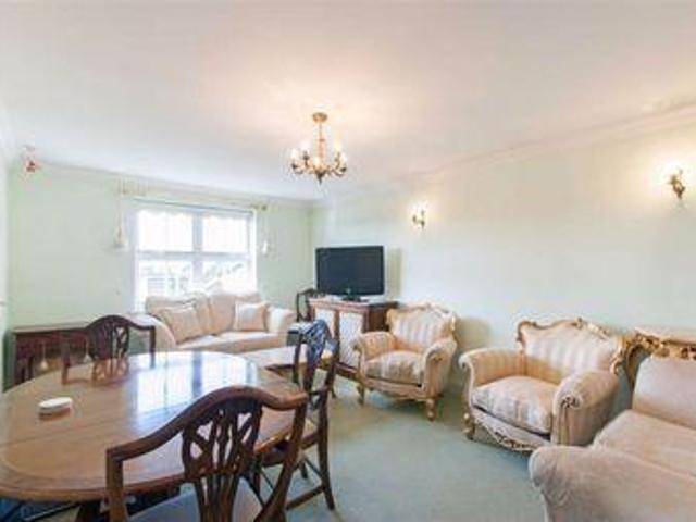 2 Bedrooms Flat for sale in Horn Lane, London W3