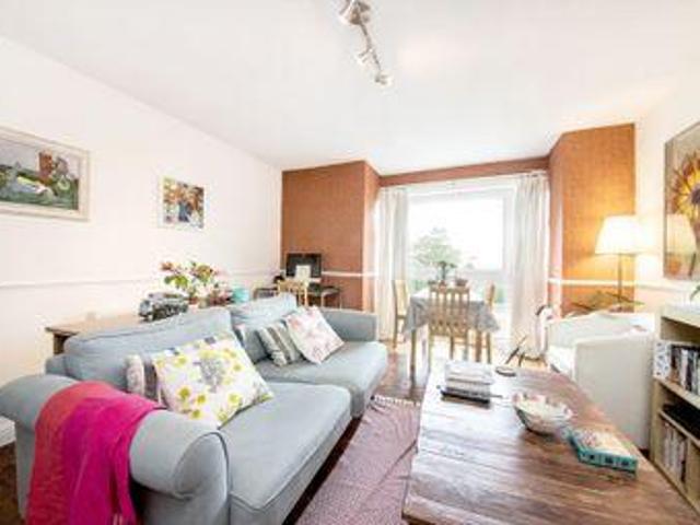 2 Bedrooms Flat for sale in Horniman Drive, Forest Hill, London SE23