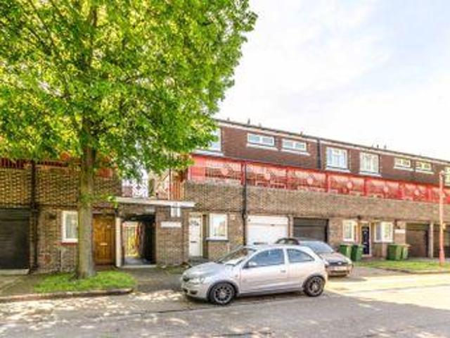 2 Bedrooms Flat for sale in Hoskins Close, Royal Docks E16