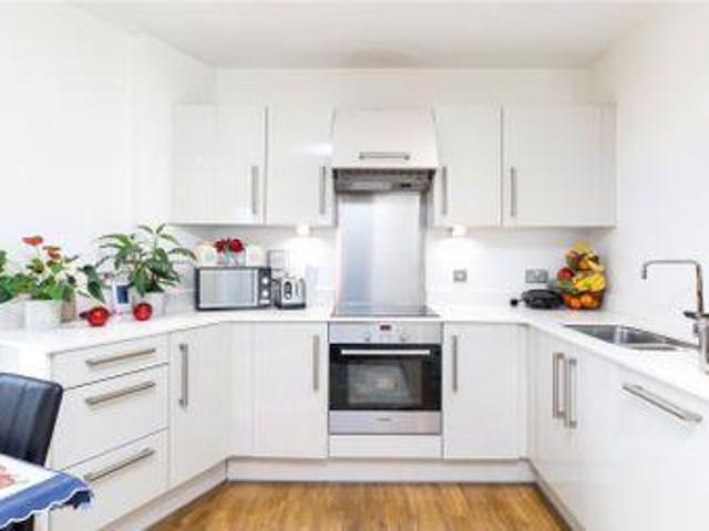 2 Bedrooms Flat for sale in Hatton Road, Wembley, London HA0