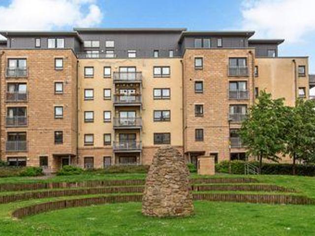 2 Bedrooms Flat for sale in Hawkhill Close, Edinburgh EH7