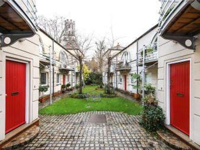 2 Bedrooms Flat for sale in Hawksmoor Mews, London E1
