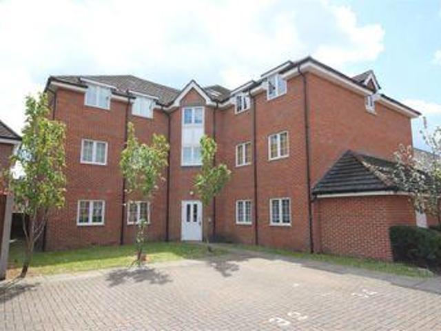 2 Bedrooms Flat for sale in Hawthorn Way, Lindford, Bordon GU35