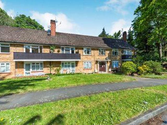 2 Bedrooms Flat for sale in Hayes Lane, Kenley CR8