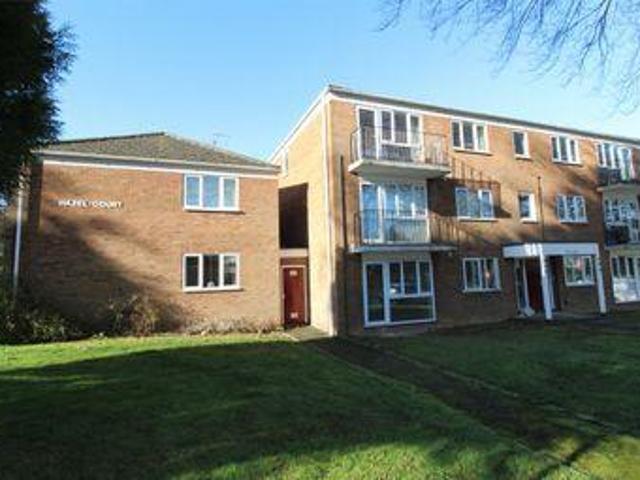 2 Bedrooms Flat for sale in Hazel Court, The Avenue, Hitchin, Hertfordshire SG4