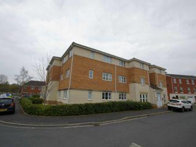 2 Bedrooms Flat for sale in Hazel Pear Close, Horwich, Bolton BL6
