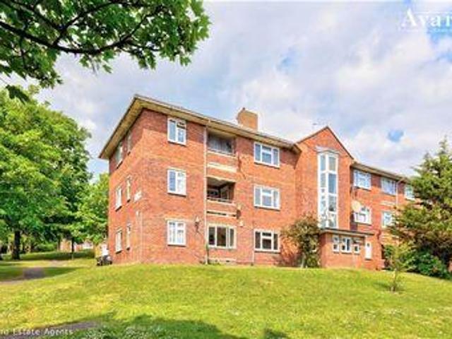 2 Bedrooms Flat for sale in Hazelbank, Bromley Road, Brighton BN2