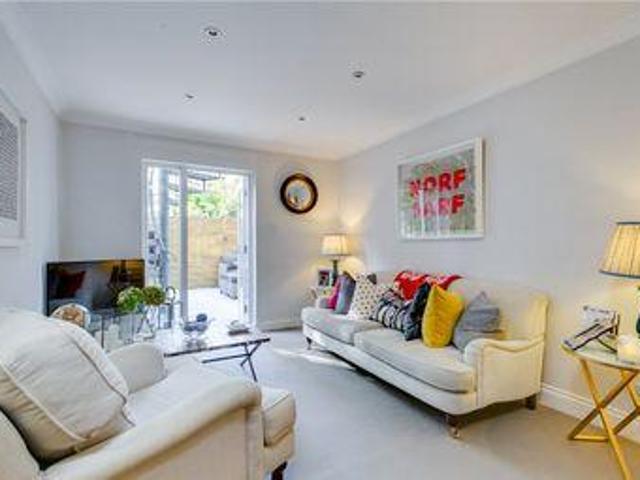 2 Bedrooms Flat for sale in Hazlebury Road, London SW6