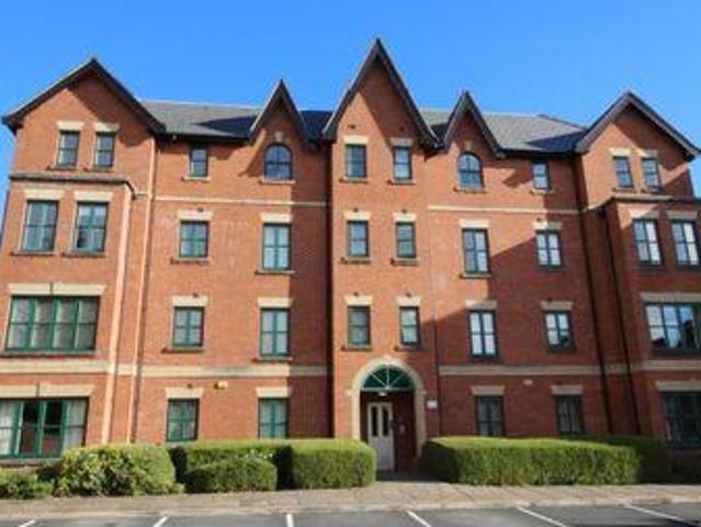 2 Bedrooms Flat for sale in Hadfield Close, Manchester M14