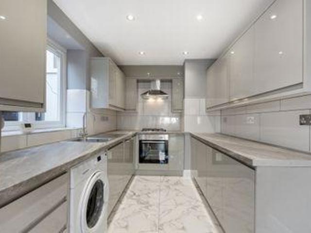 2 Bedrooms Flat for sale in Hainthorpe Road, London SE27