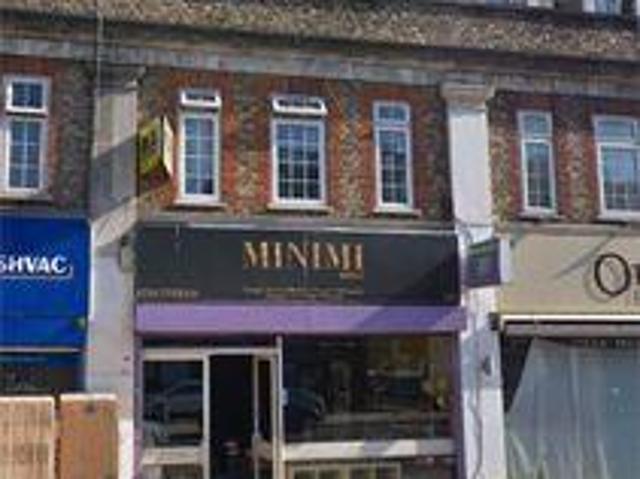 2 Bedrooms Flat for sale in Hale Lane, Edgware, Middlesex HA8