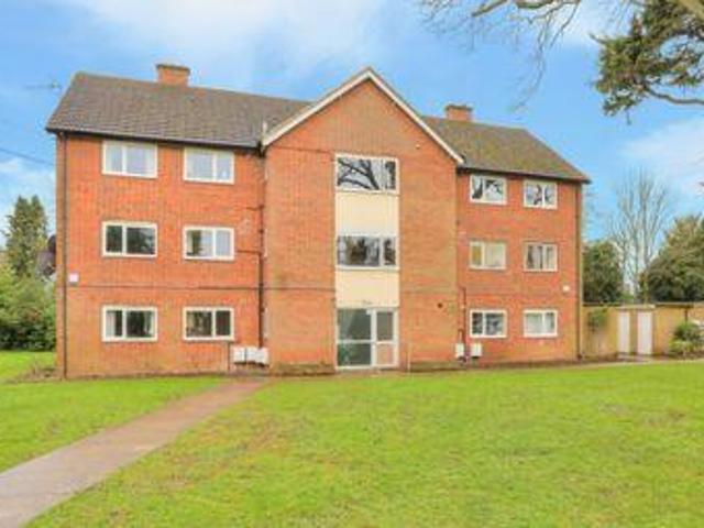2 Bedrooms Flat for sale in Hall Place Close, St. Albans AL1