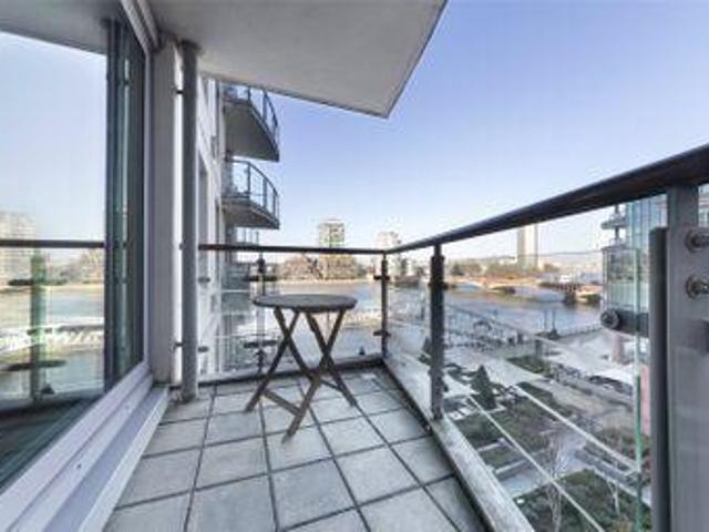 2 Bedrooms Flat for sale in Hamilton House, St George Wharf SW8