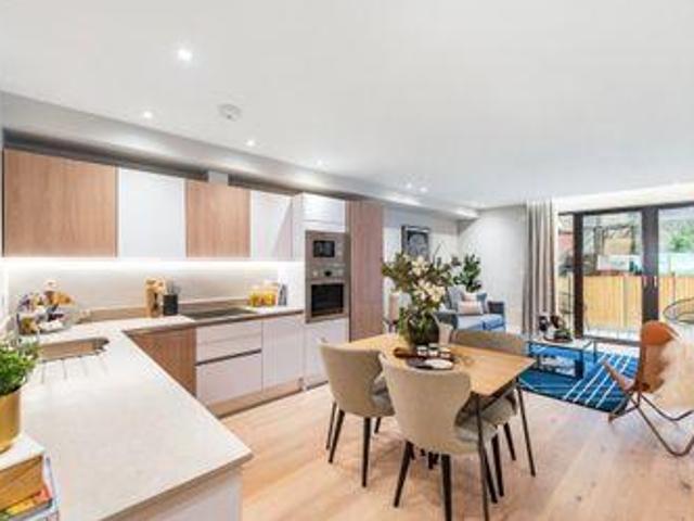 2 Bedrooms Flat for sale in Hampton Street, London SE1