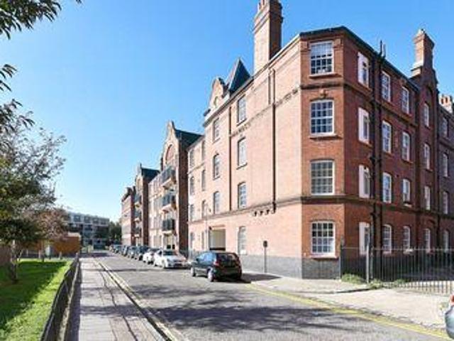 2 Bedrooms Flat for sale in Hannibal Road, Stepney Green, London E1